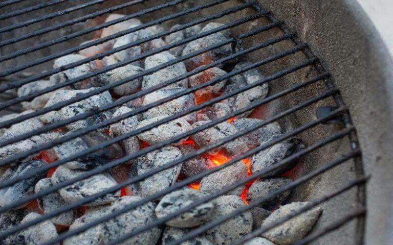 Why Don’t Gas Grills Use Lava Rocks Anymore? • BoatBasinCafe