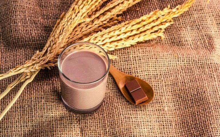 Malt Vs Shake: How Are They Different? • BoatBasinCafe