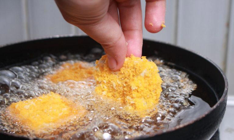 Master The Art Of Frying Chicken - Select The Best Oil & Perfect Crispy ...