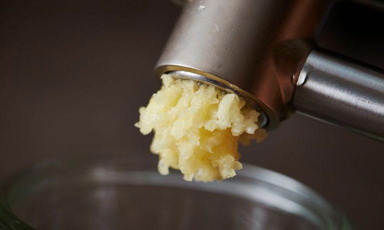 Master The Art Of Pressed Garlic: Flavor Enhancing Techniques | Boat ...