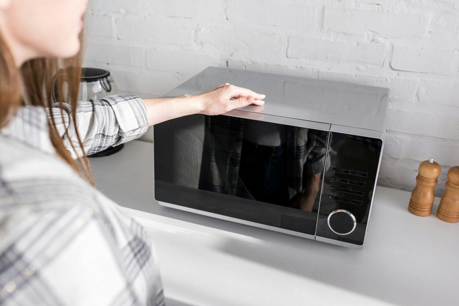 How To Get Rid Of A Smell In A Microwave: Fish, Burnt Popcorn, And More